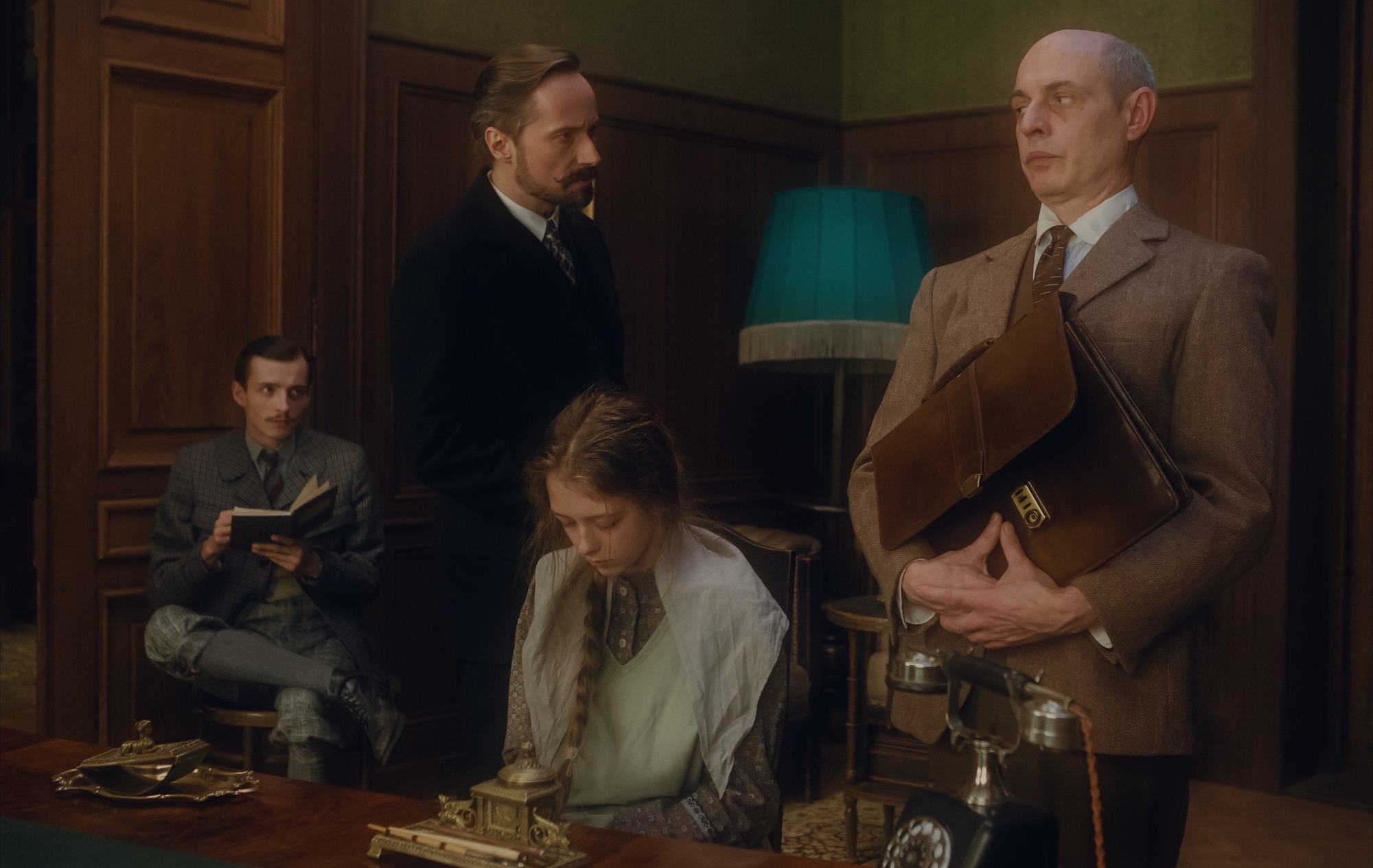 Zločiny Velké Prahy: U zdi - dafilms.cz | filmy online